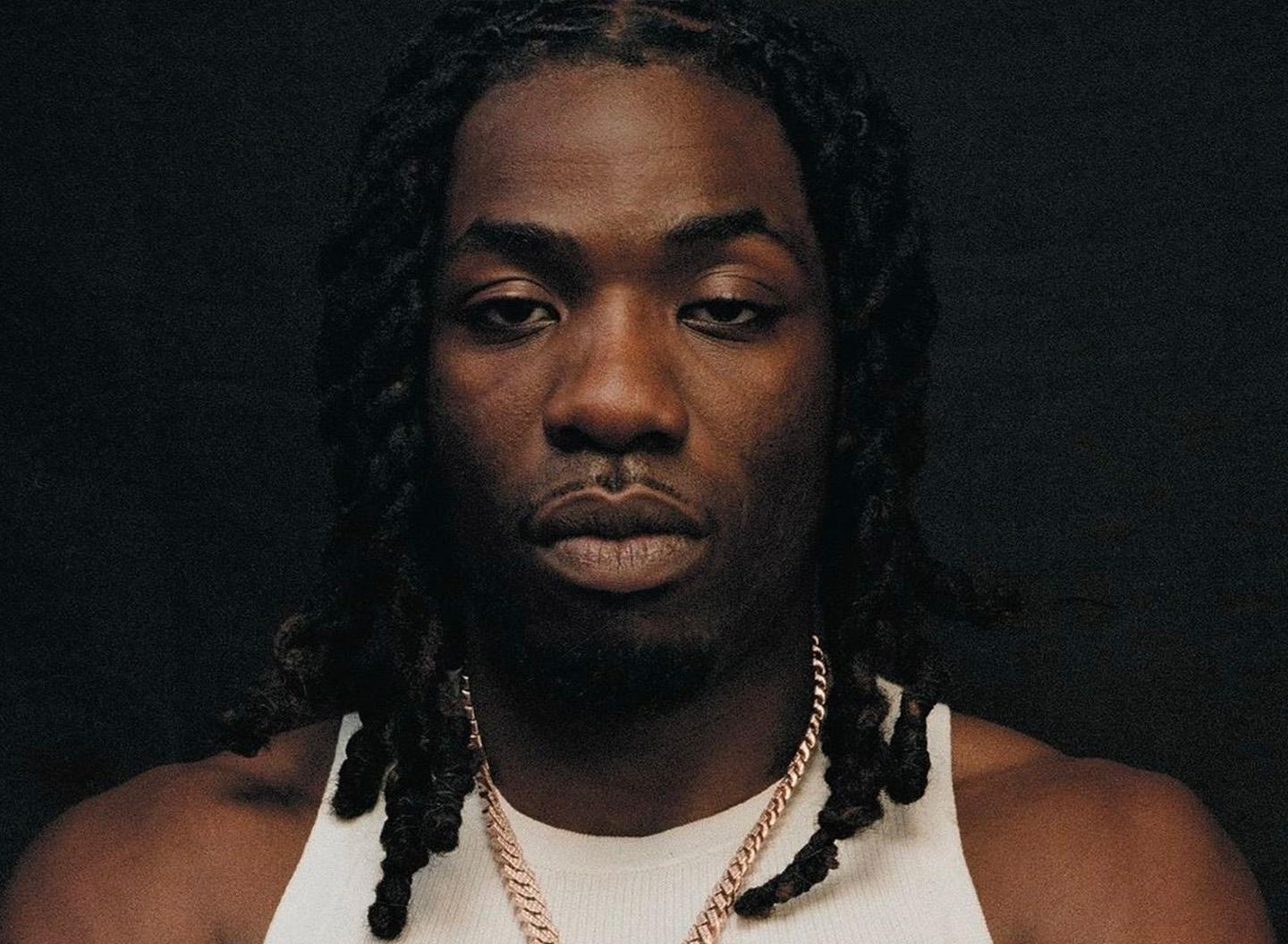 Gazo touché par un message inattendu : un téléphone lui tombe sur la tête